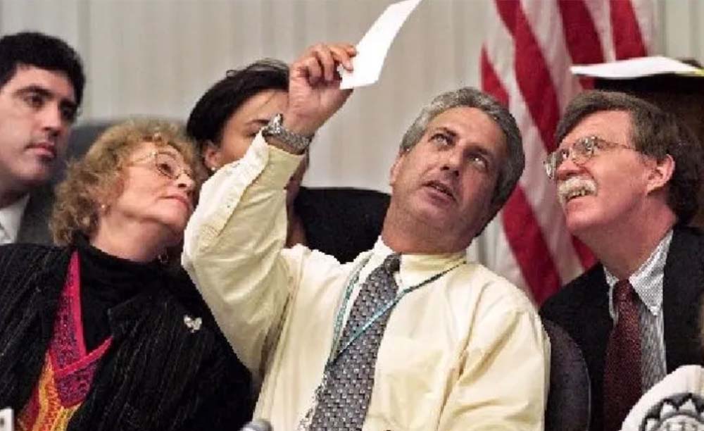 Lindy Roy | THE VOTING BOOTH PROJECT: WMD